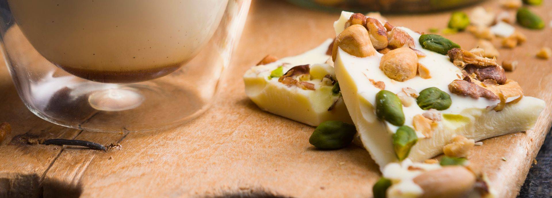 Chocolate tablets with nut mix | cacao-barry.com